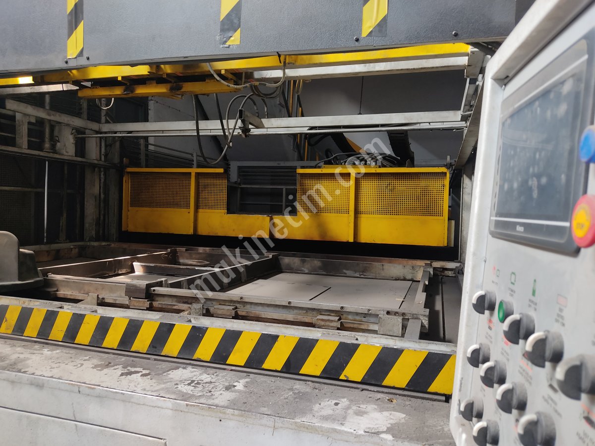 Thermoforming Vacuum Machine - For Sale - Used